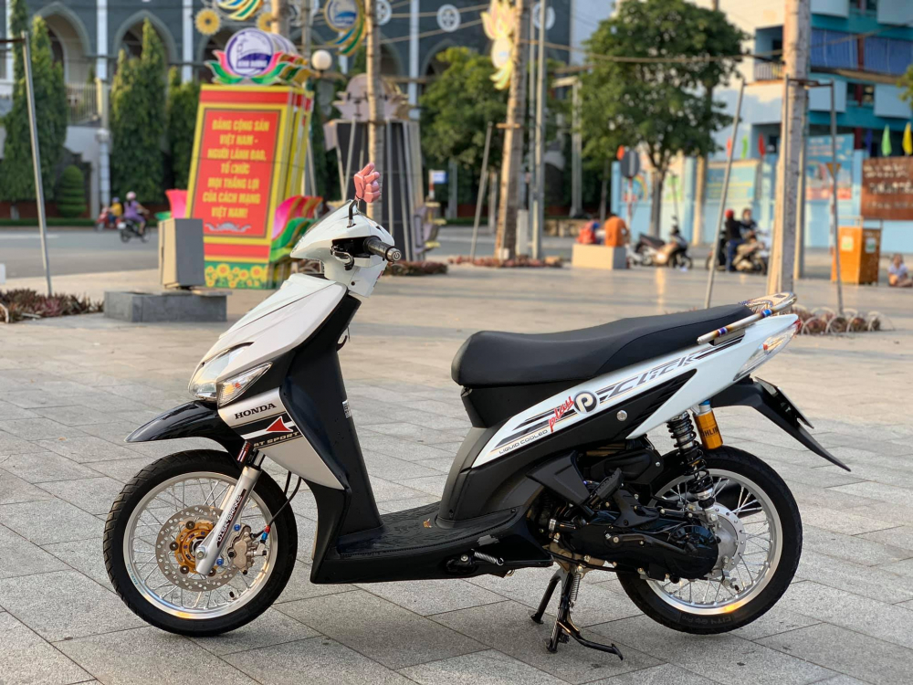 Click 110 lột xác hoàn hảo trong bản độ nhiều đồ hiệu | 2banh.vn