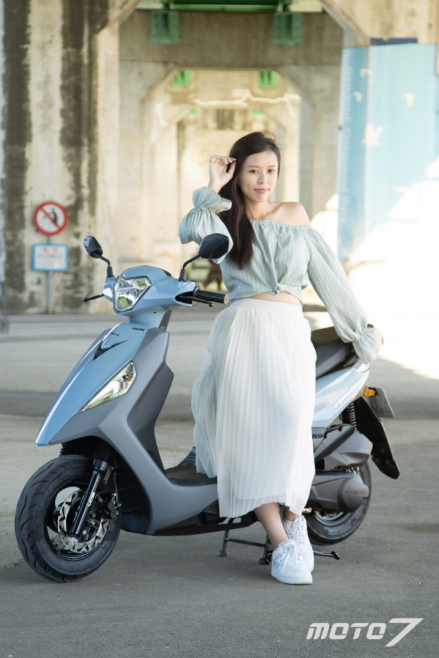 Cận cảnh Freeway 125 2023 sở hữu kiểu dáng nuột nà đến phát mê | 2banh.vn