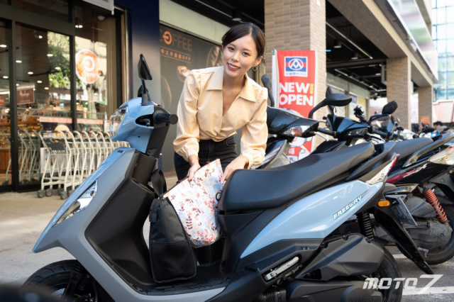 Cận cảnh Freeway 125 2023 sở hữu kiểu dáng nuột nà đến phát mê | 2banh.vn