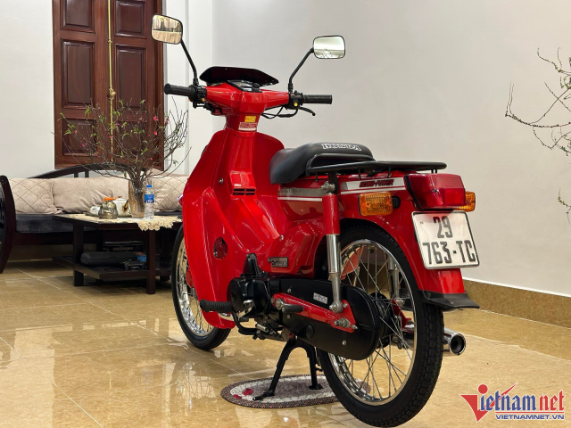 Honda Cub C50 'nữ hoàng đỏ' đời 1991 độc nhất Việt Nam | 2banh.vn