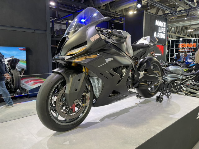 BMW Motorrad Concept RR – Khi BMW hé lộ bản thiết kế cho kỷ nguyên ...