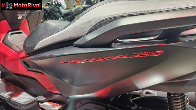 Cận cảnh Honda Forza 350 thế hệ mới vừa ra mắt tại BIMS 2026, với giá ...